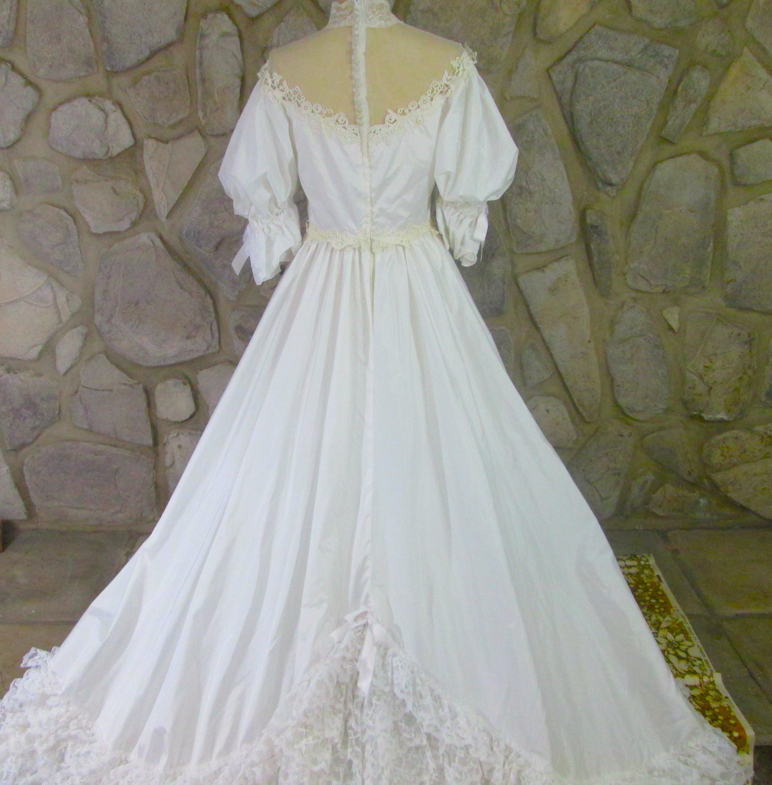 Vintage 80's Ruffled Train Wedding Dress - Etsy