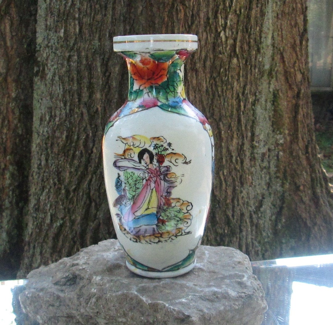 Vintage Chinese Handpainted Vase - Etsy