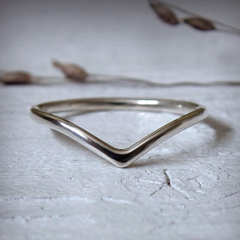 V Shaped Ring - Etsy
