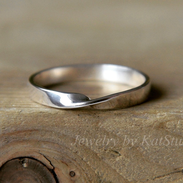 Mobius Ring - Etsy