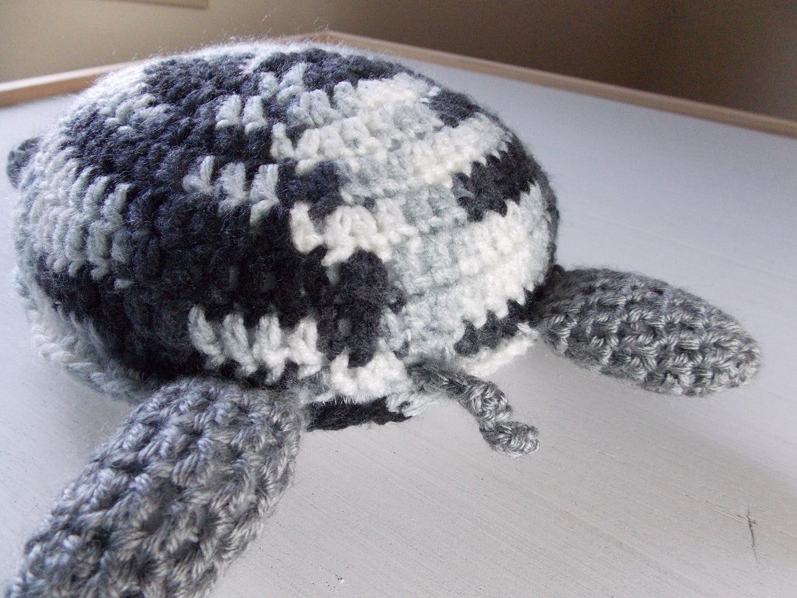 Kitchen Floor Turtle, Crochet Black and White Drip Cloth Mop, Quirky ...