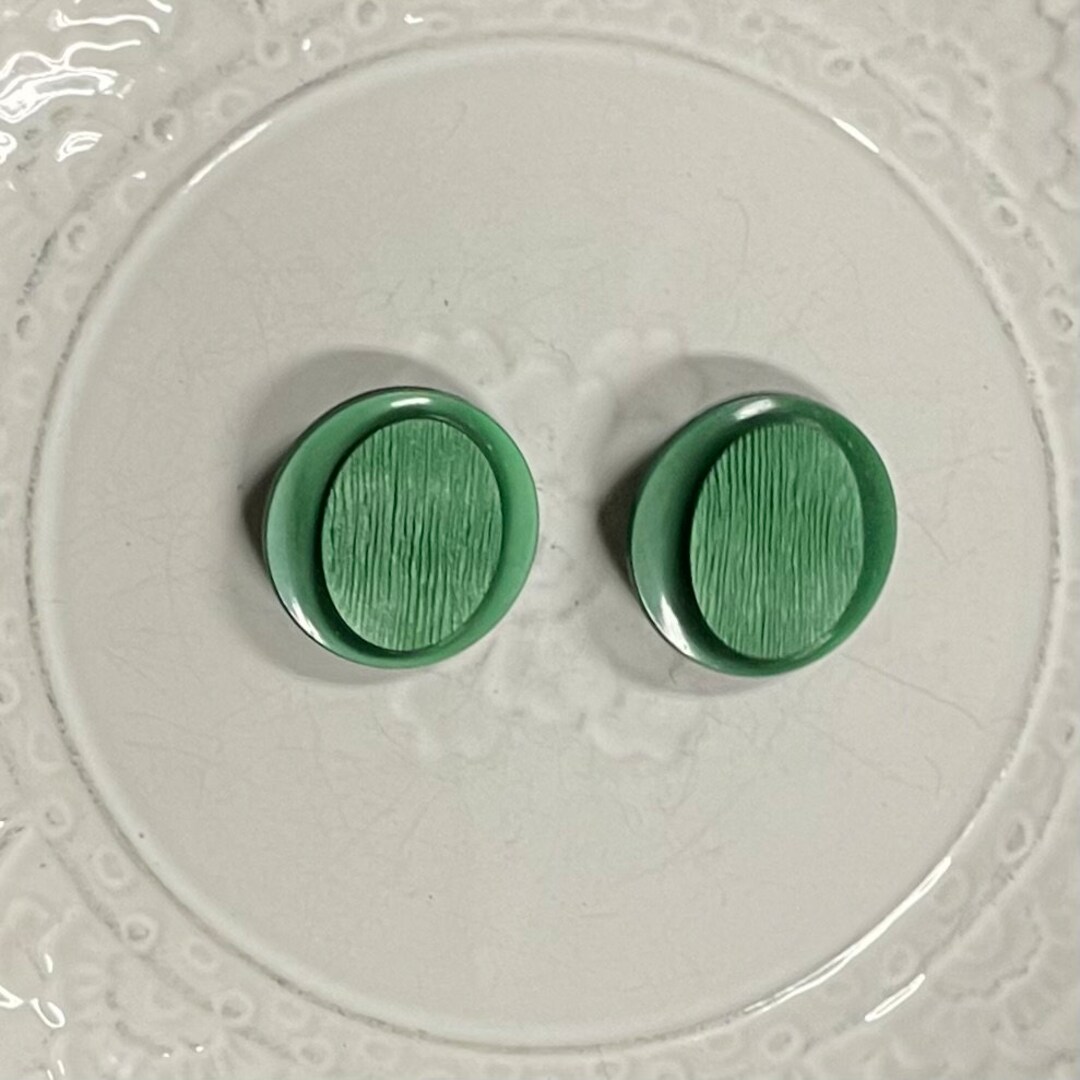 Vintage Large Green Buttons - Etsy