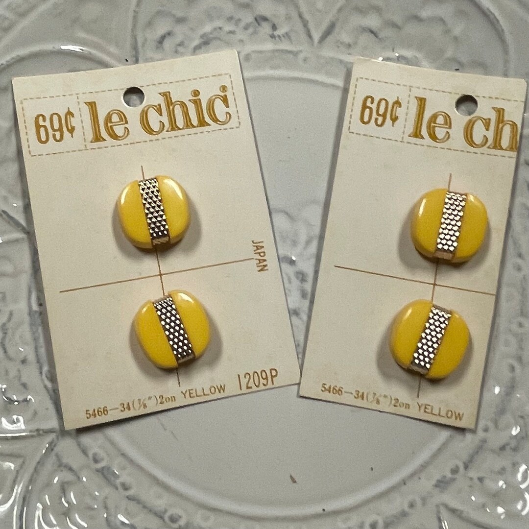 Vintage Yellow and Silver Buttons on Original Card, Le Chic, Japan, Art ...