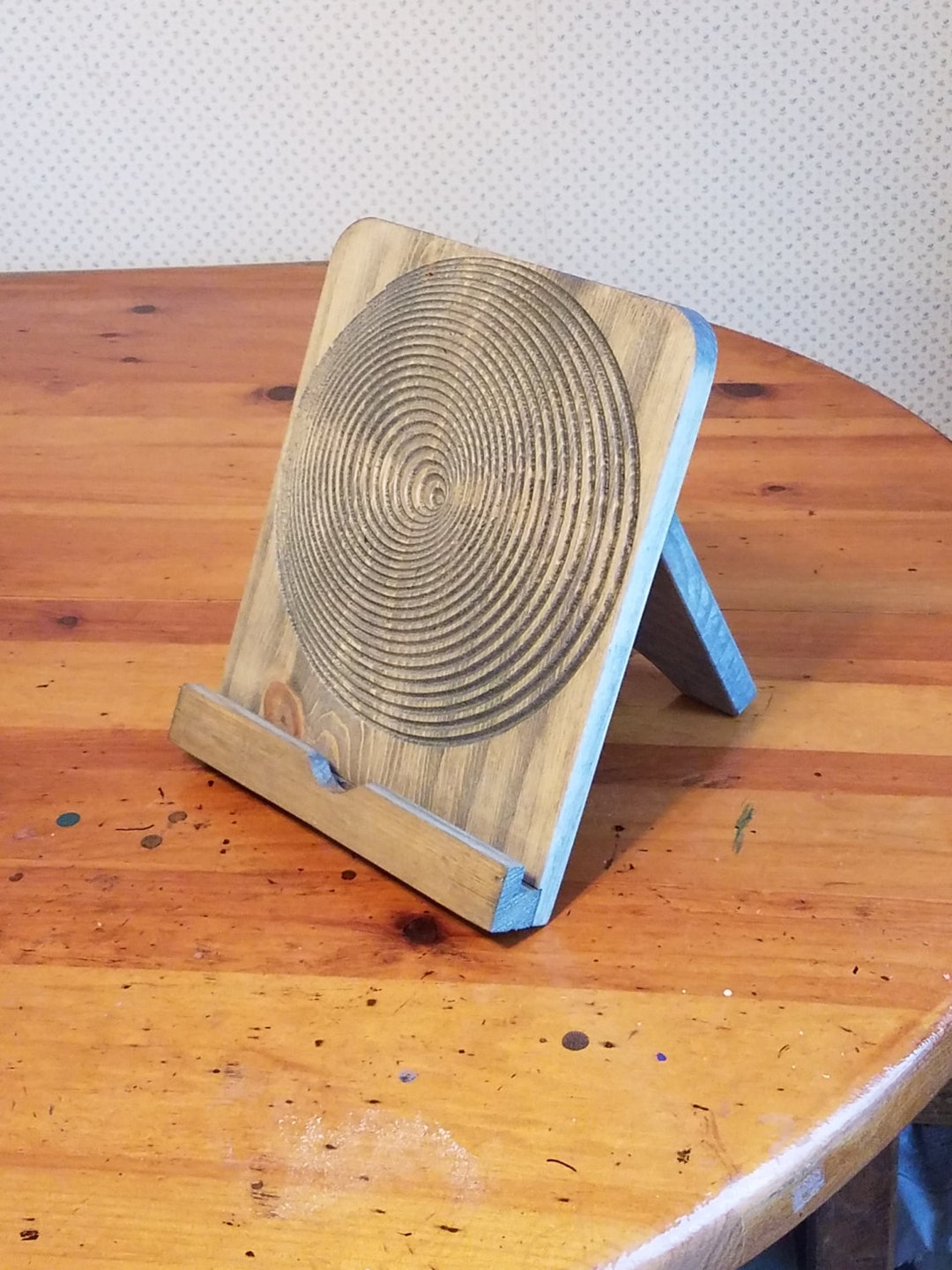 IPad Stand 3-D Optical Illusion Carved Wood Charging Dock - Etsy