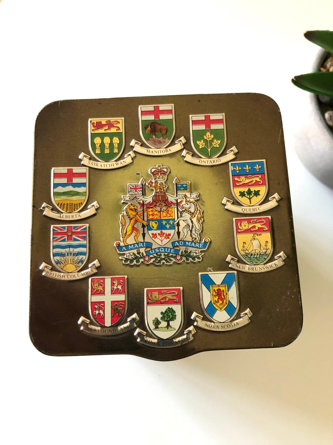 Vintage Tin Canadian Province Crest - Etsy