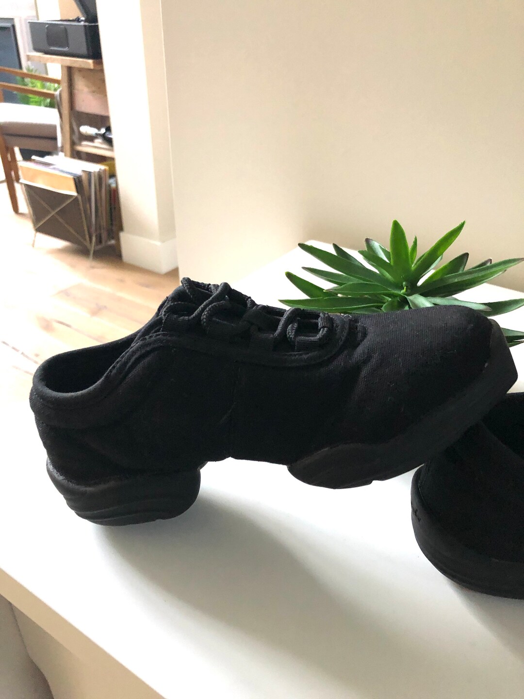 Capezio Girls Jazz Dance Shoes Dance Canvas Sneaker Lace up Like New ...