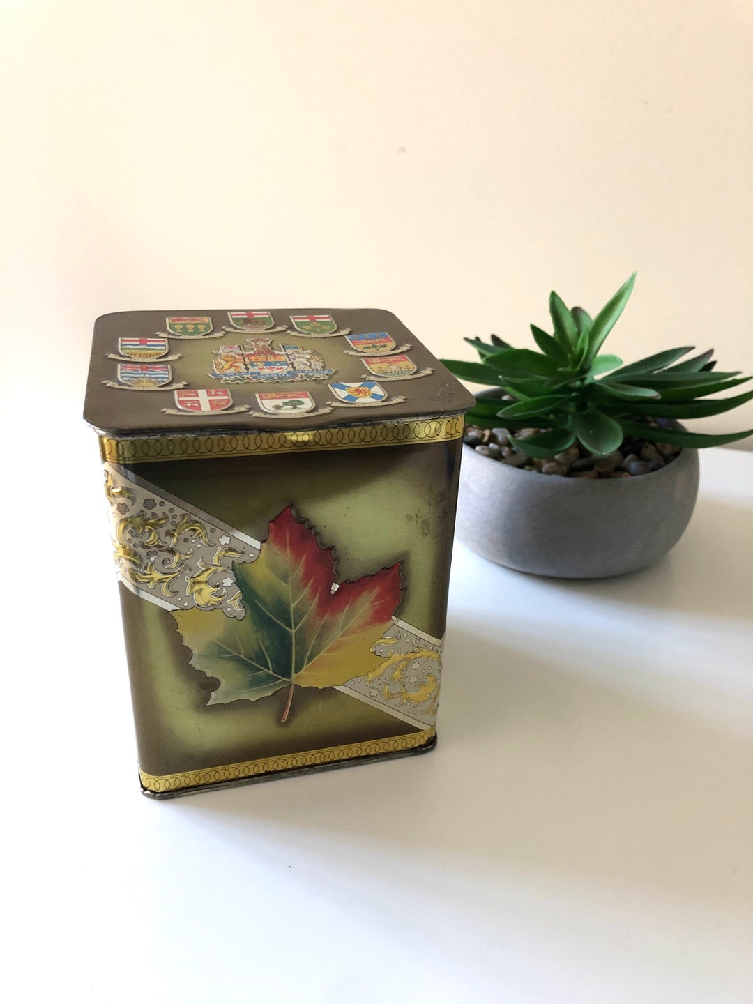 SALE Vintage Tin Canadian Province Crest *free Shipping With Second ...