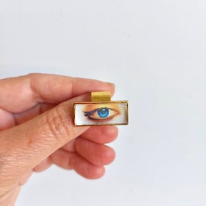 Winking Eye. Blinking Eye Ring 3D Effect Vari-vue Lenticular 3D ...