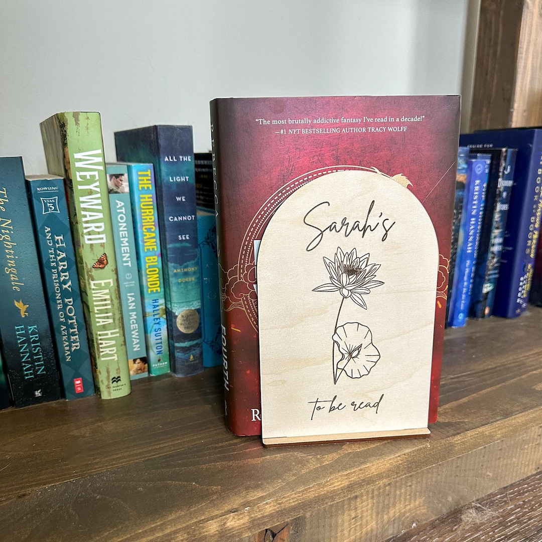 Personalized Book Shelf Display: Engraved Name & Birth Flower Reader ...