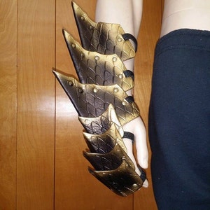 Dragon Scale Gauntlets Dragonscale Gauntlets Leather Gauntlets LARP ...