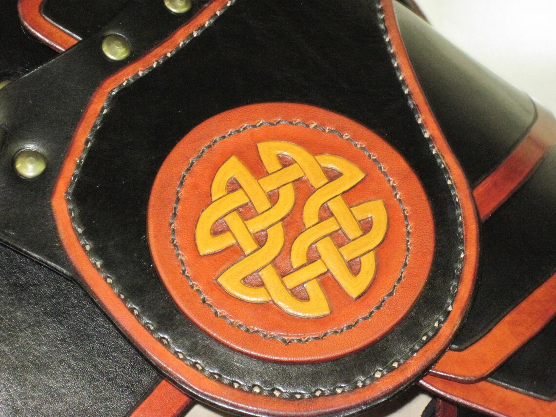 Custom Leather Armor Mantle with Shoulders | Etsy