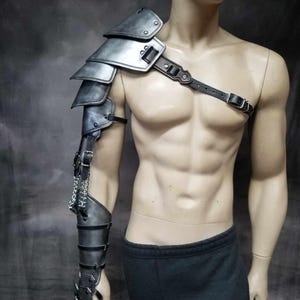 Custom Leather Armor: Full Arm Pauldron & Gauntlet - LARP, Cosplay ...
