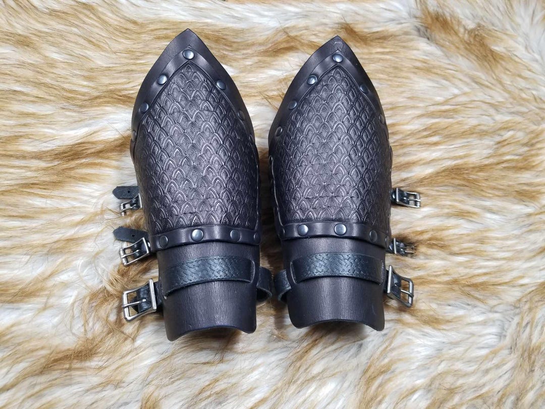 Leather Scaled Bracers: Custom Ranger Cuffs, LARP Cosplay Armor - Etsy