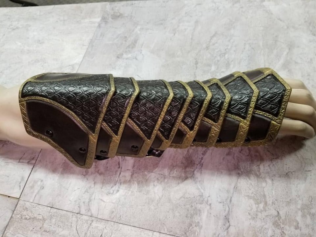 Custom Leather Dragonscale Gauntlets: LARP Cosplay Armor - Etsy