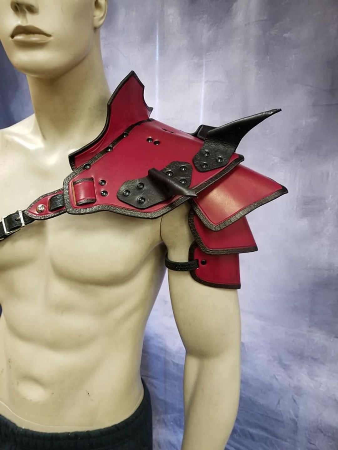 Custom Leather Spiked Shoulder Armor: LARP Cosplay Pauldron - Etsy