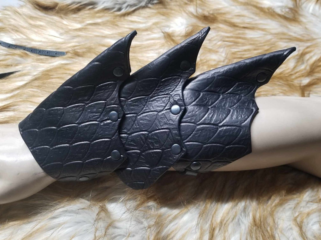 Dragon Scale Bracers Dragonscale Gauntlets Leather Gauntlets LARP Armor ...