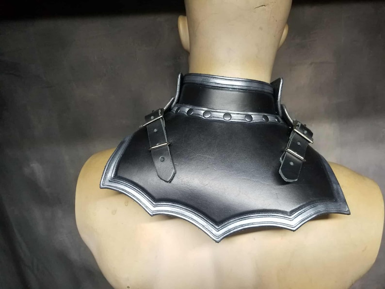 Custom Leather Gorget: Gothic LARP Armor, Cosplay Neck Guard - Etsy