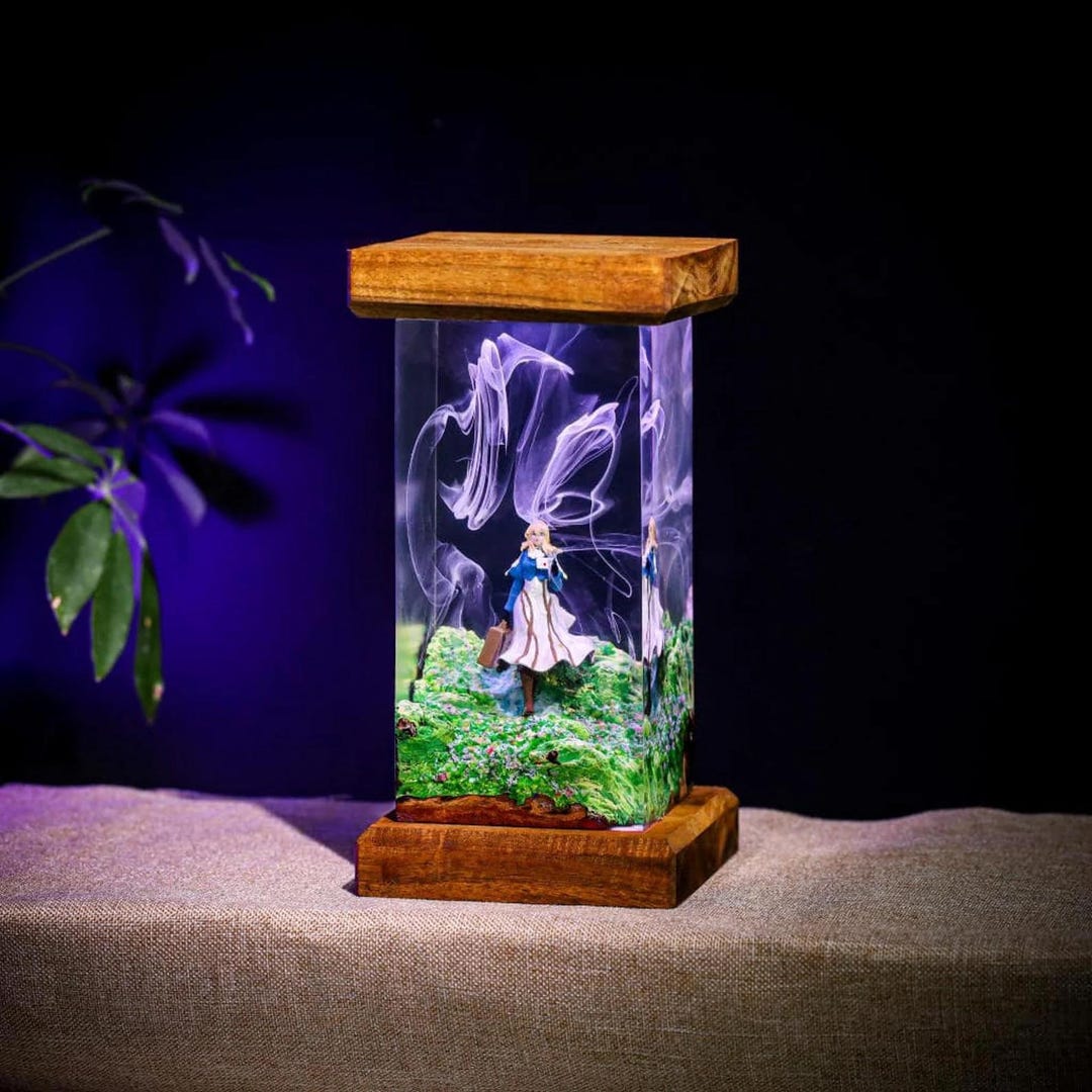 V.io.let Ever.garde.n Night Lamp Anime Epoxy Lamp Handmade From Wood ...
