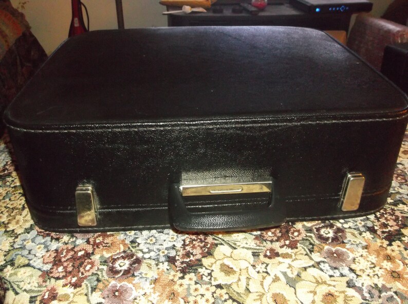 Vintage Erica Manual Portable Typewriter With Carrying Case 1970s - Etsy