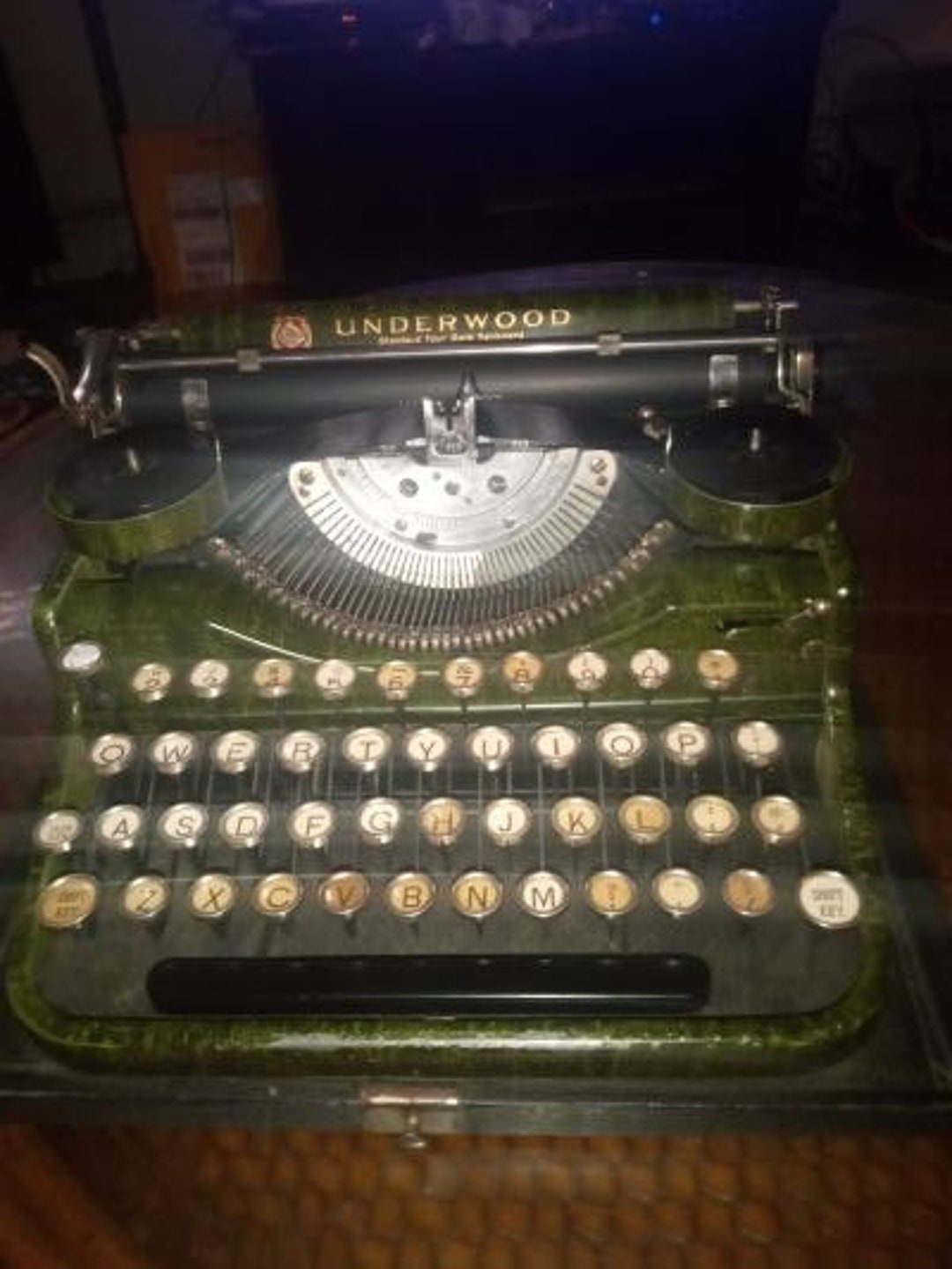 1920s Serial No#4b168194 Underwood 4 Bank Glass Keytops Woodgrain Green ...