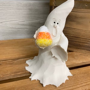 Ghost Holding Candy Corn, Ghosts and Candy, Halloween Ghost, Ghosts ...
