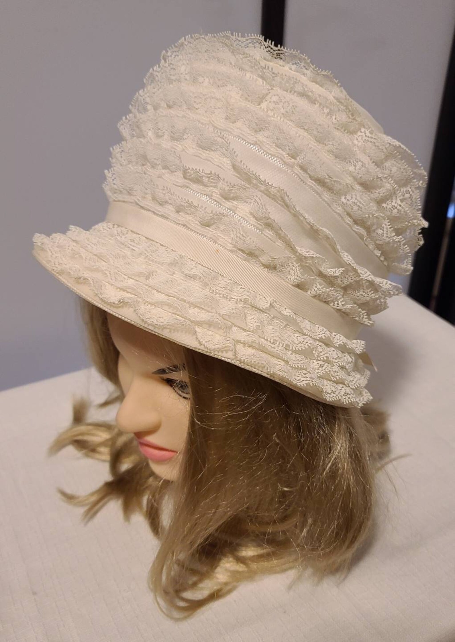 Vintage Lace Hat 1960s Tall Round White Lace Ruffle Pouf Hat | Etsy