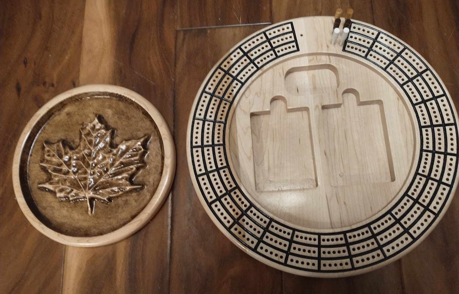 Maple Leaf 3 Track Round Cribbage Board With Storage - Etsy