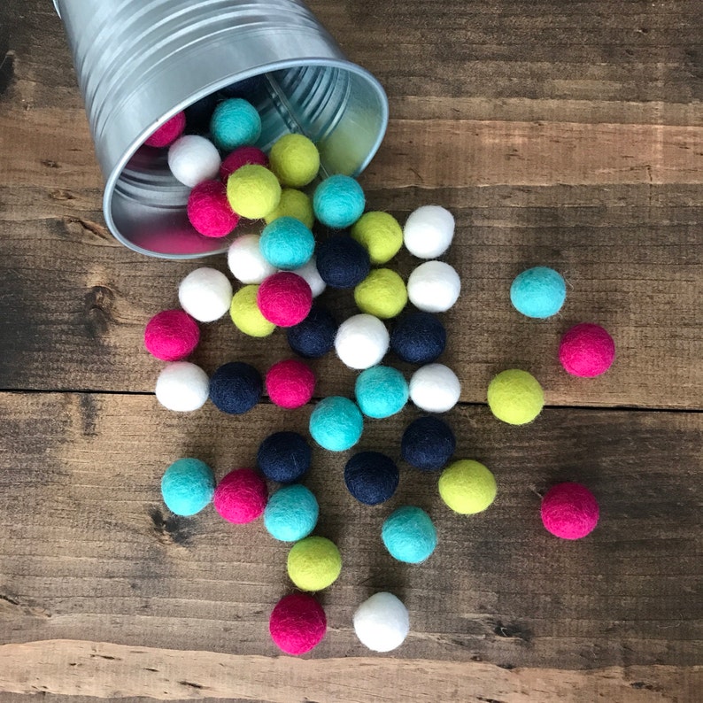 Mod Dot Felt Ball Set - Etsy