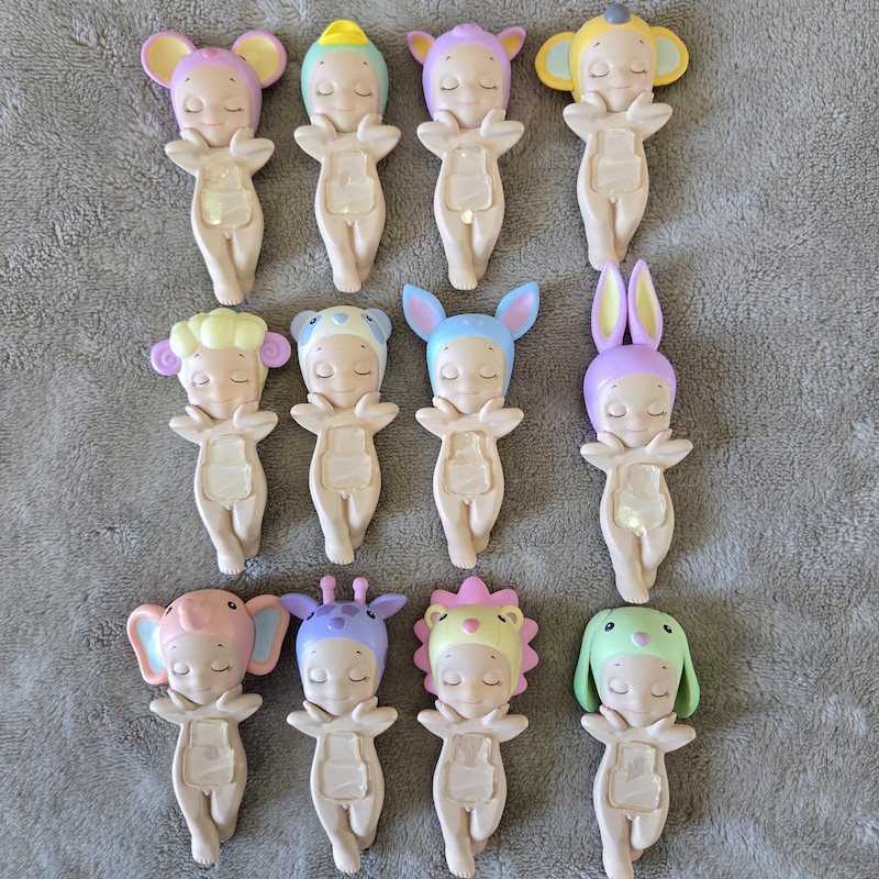 Hipper Figurines - Etsy