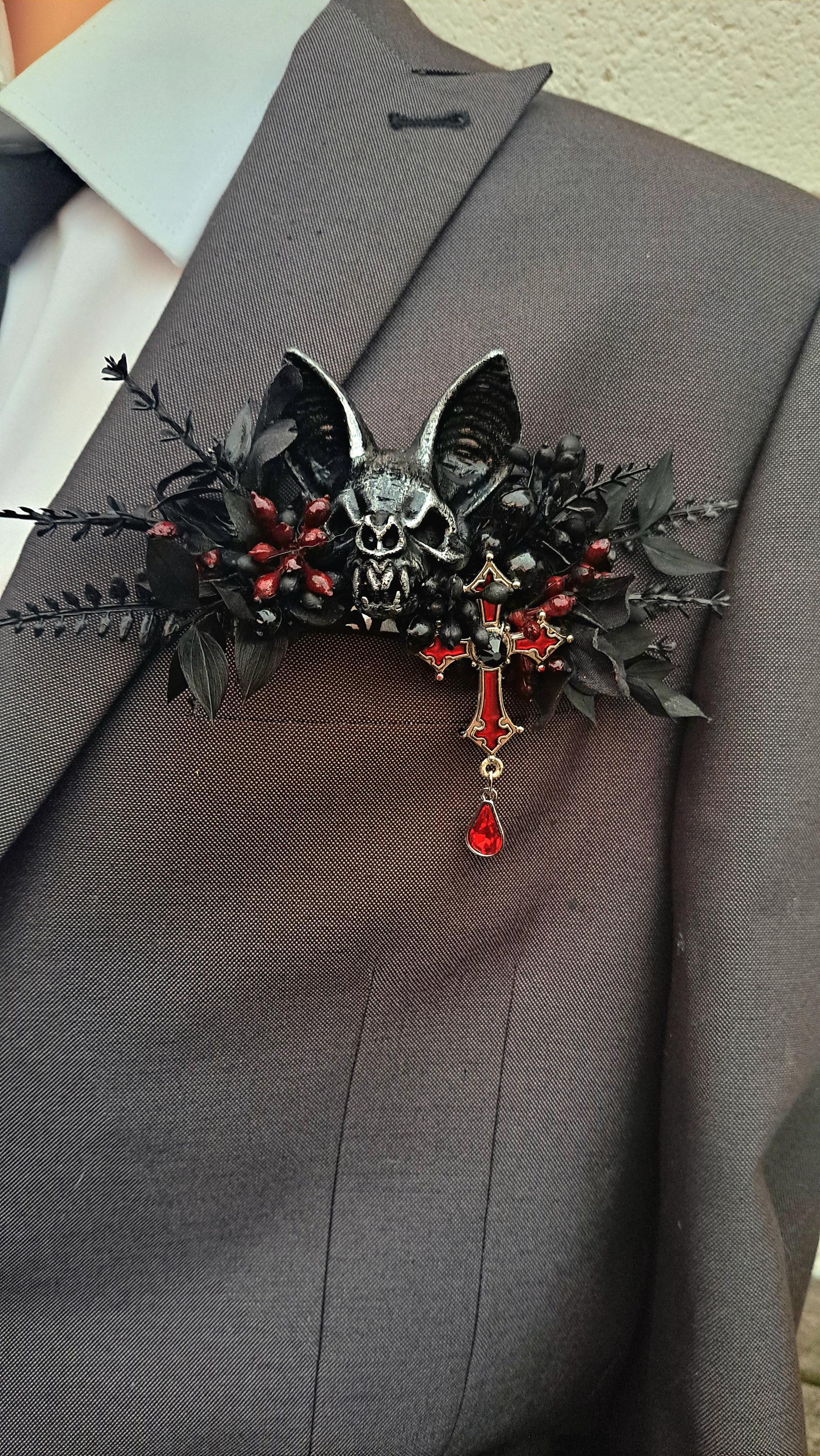 X1 Gothic Vampire Bat Skull Floral Coffin Pocket Square Boutonnière ...