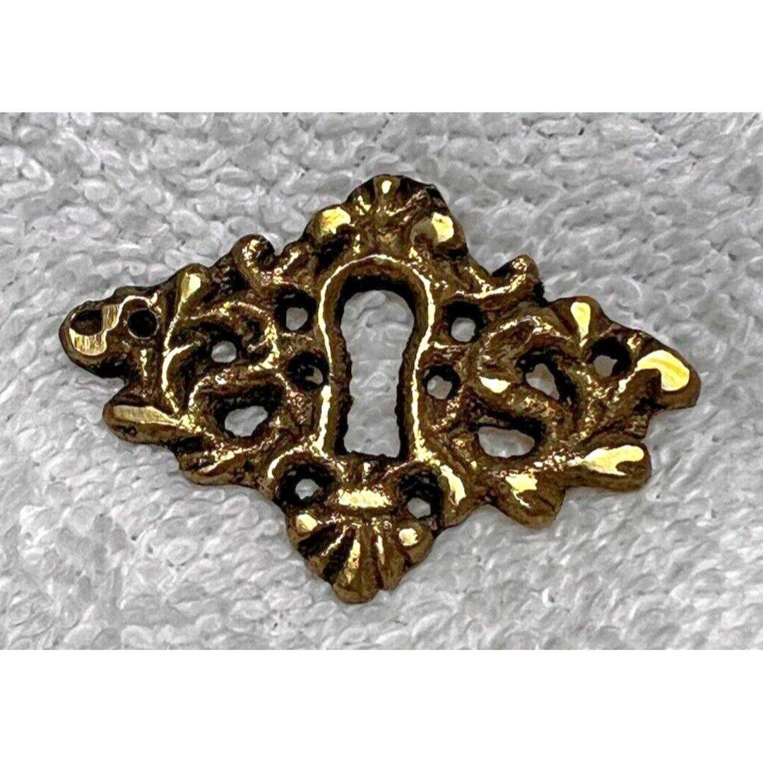Old Keyhole Scrolls Detail Lock Cover Brass Colored 1 7/8 X 1 1/4 Inch ...