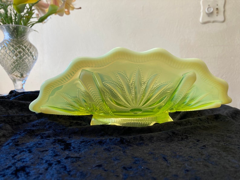 Vaseline Opalescent Large Dish Cactus Design by Fenton - Etsy