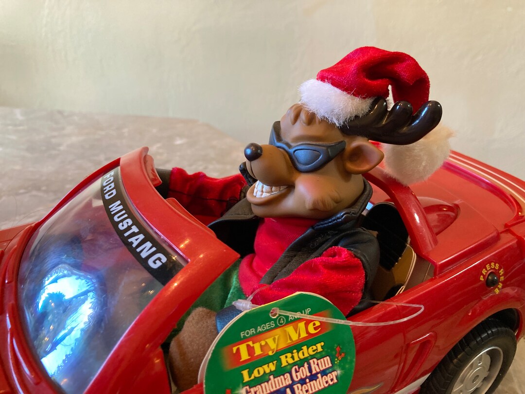Ford Mustang Animated Musical "grandma Got Run Over by A Reindeer ...