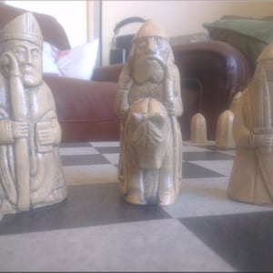 Isle of Lewis Chess Set With Rare Queens and Shield Biting Berserkers ...