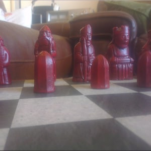 Isle of Lewis Chess Set With Rare Queens and Shield Biting Berserkers ...
