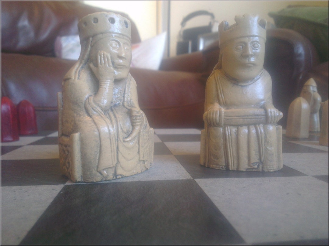 Isle of Lewis Chess Set With Rare Queens and Shield Biting Berserkers ...