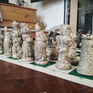 Large Royal British Dogs Chess Set in Deep Walnut and Aged - Etsy UK