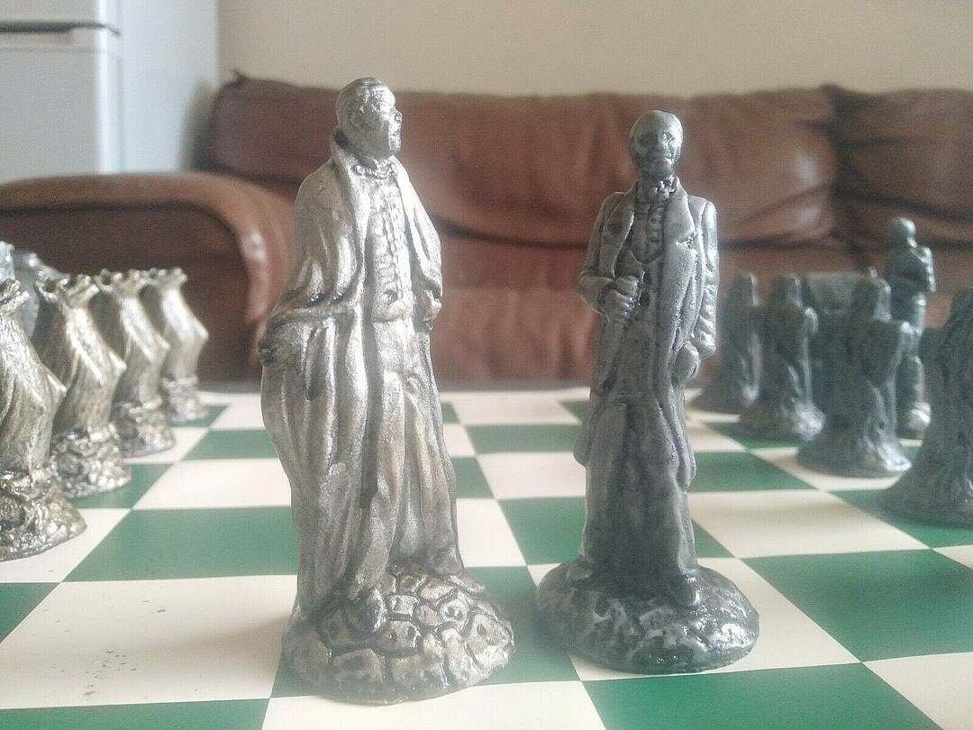 Dracula Vs Townsfolk Chess Set Antique Bronze & Pewter Effect. Vampire ...