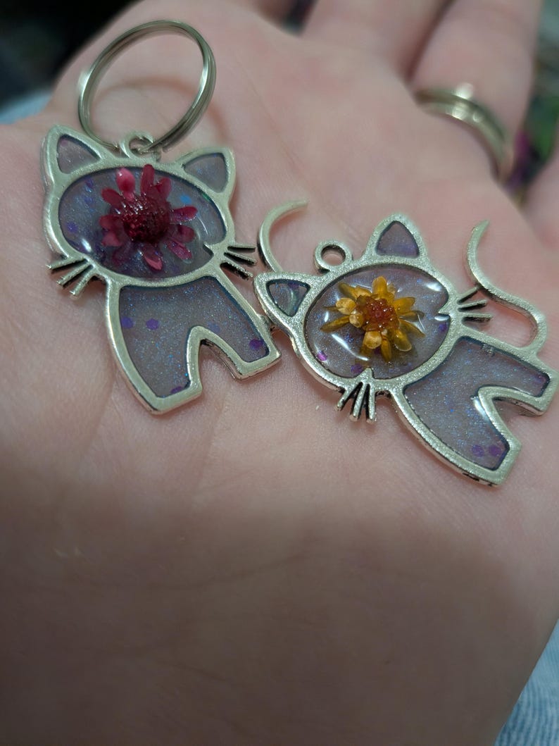 Custom Epoxy Resin Cat Pendant - Etsy