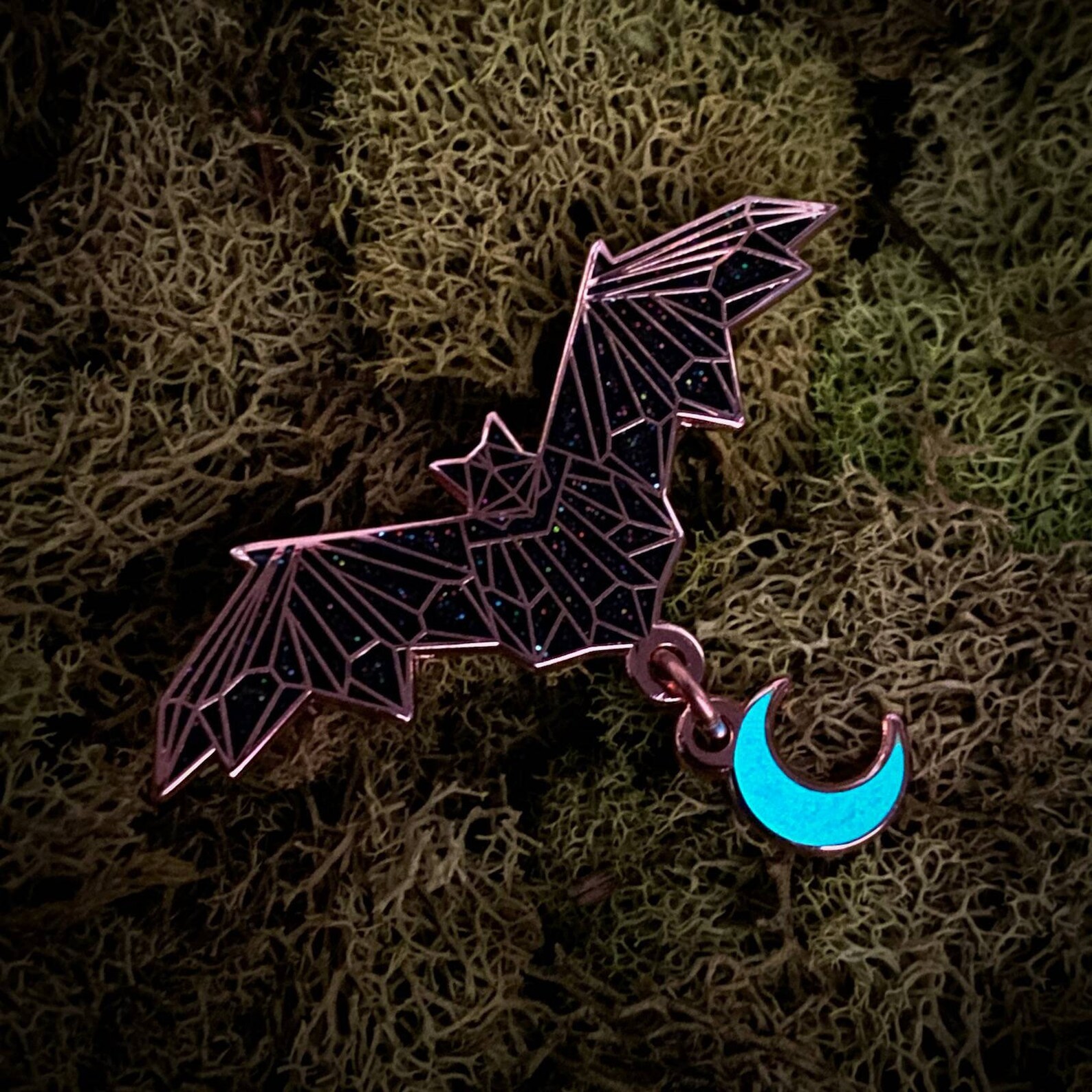 Verona Black X the Dwindling Hourglass Collab Pin Crystal Bat - Etsy