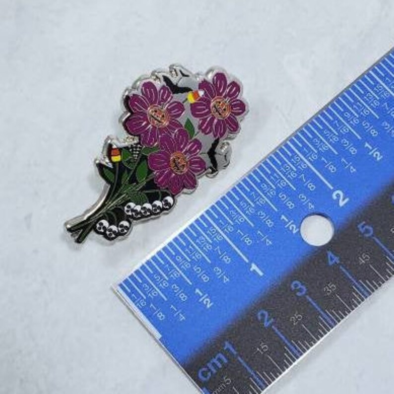 HALLOWEEN PIN, Spooky Pin, Jackolantern Pin, Garden Witch Pin, Witch ...