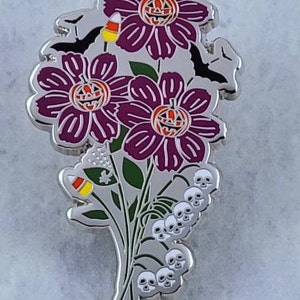 HALLOWEEN PIN, Spooky Pin, Jackolantern Pin, Garden Witch Pin, Witch ...