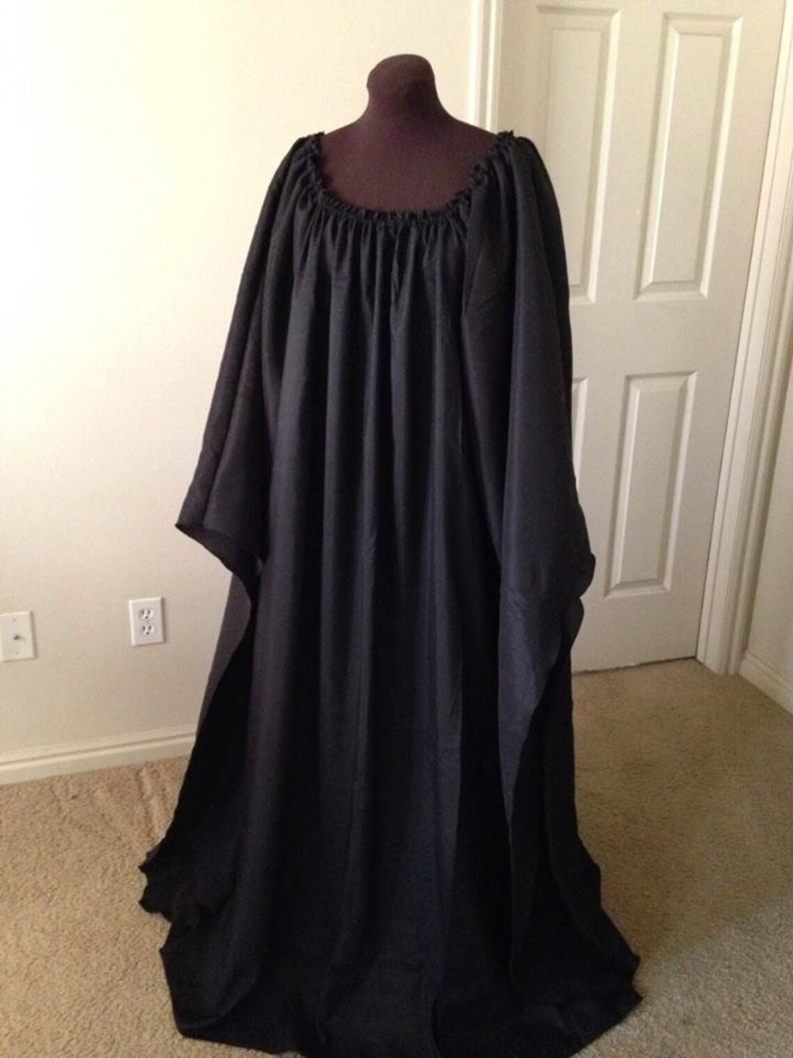 Black Witch Ceremony Renaissance Robe Angel Chemise Under Dress Many ...