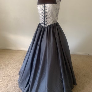 Fantasy Cosplay Irish Renaissance Bodice and Skirt Dress in Gray and ...