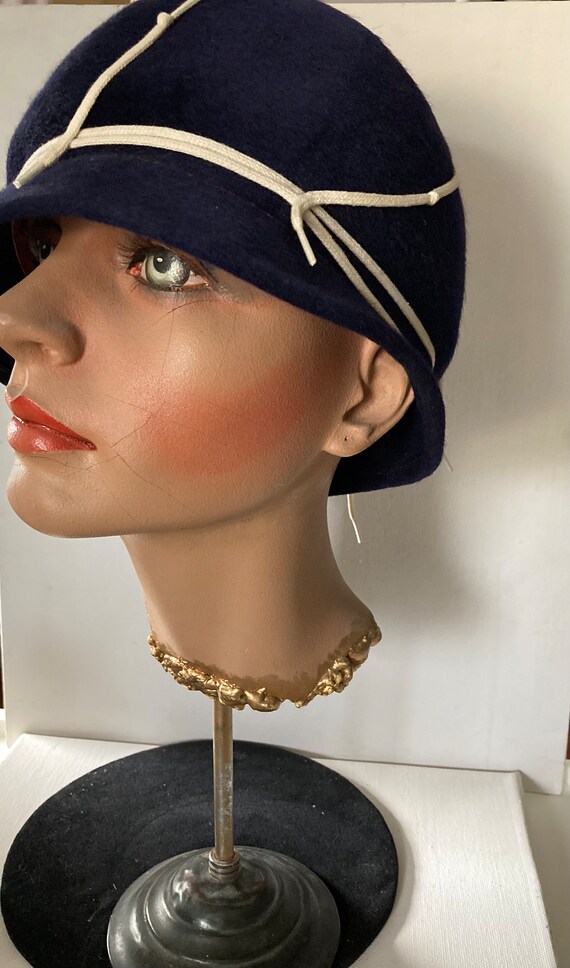 Women's Hat • 1970’s Mod Stye Hat • Authentic 70’s Mo… - Gem