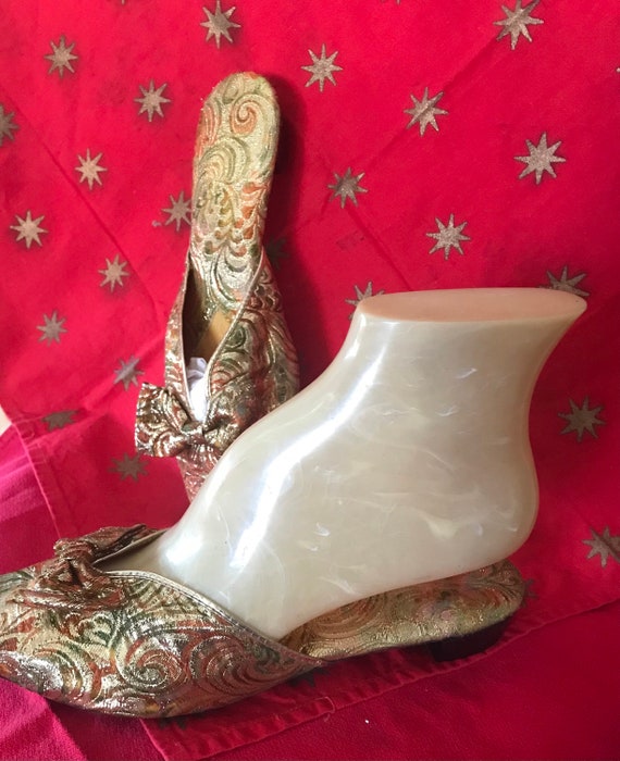 Vintage Lounging Slippers • 1950’s Gold Lame Patterne… - Gem