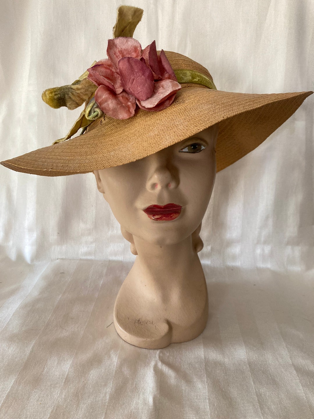 Vintage Straw Hat Summer Fashion Accessory 1940s Straw Hat