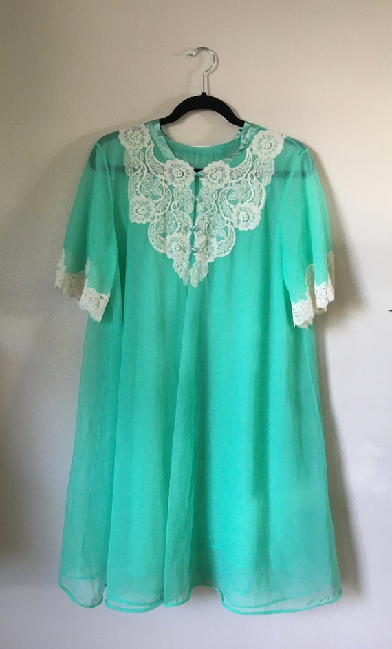 Vintage 1960s Lingerie Robe Flowing Pastel Green Holl… - Gem