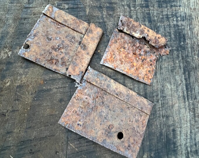 Rusty Metal , One Square 22 Gauge Metal, 2.5 x 2.5 , Salvaged Rust ...