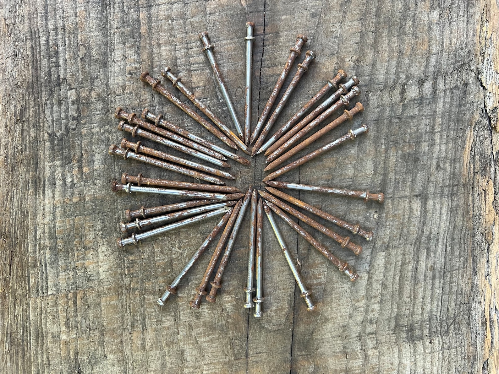 30 Pull Out Double Headed Construction Nails, 2 1/2” Rusty Nails, Nails ...